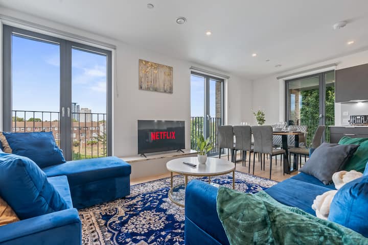 Modern 3br 2ba Luxury Flat • Station Right Outside - London