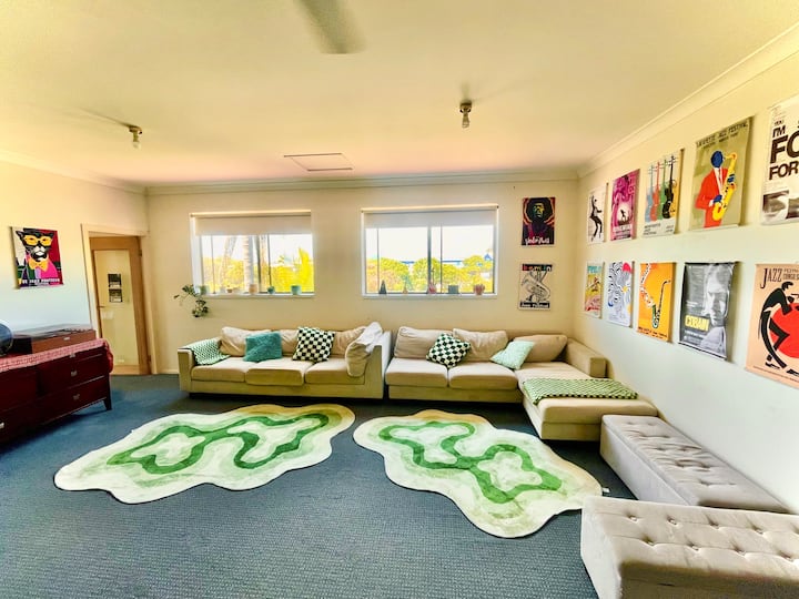 Retro Music Loft - Woolgoolga