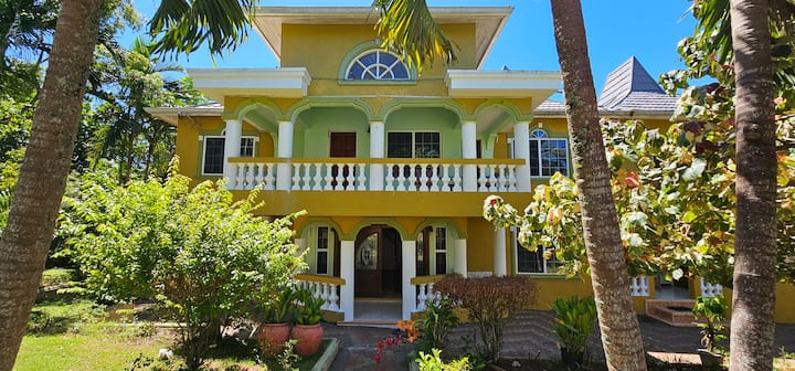 Living Pretty - Jamaica