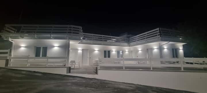 Hotel A Gestione Famigliare Fronte Mare 25 Camere - Zambrone