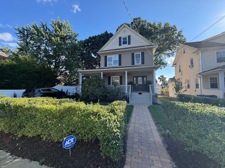 3br Home By Metlife Stadium! Steps From Nyc Bus! - Englewood, NJ
