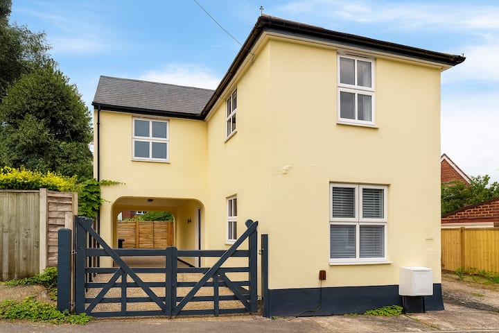 Parking /Discounts For Contractors/long Stays - Reading