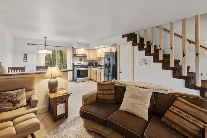 Château Rouge 214 ~ Palisades Place - Red Lodge, MT