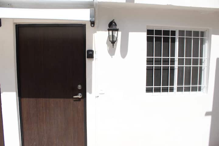 Quédate Nuestras Acogedoras Habitaciones Equipadas - Saltillo