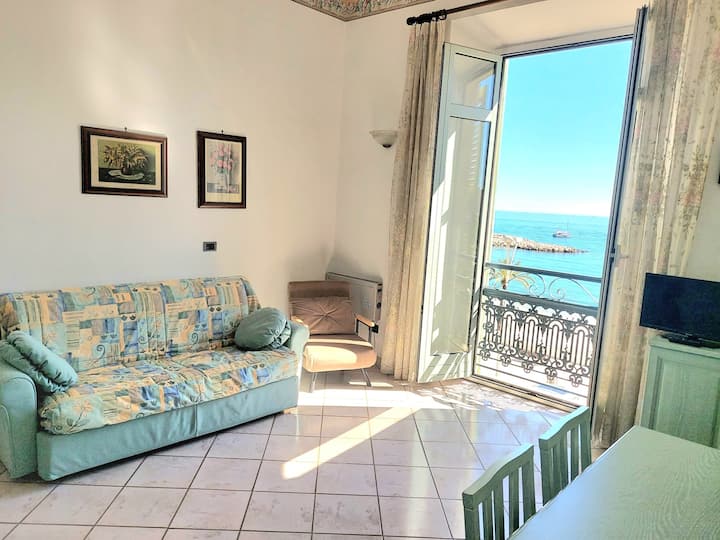 Cozy Studio With Sea View - Sea View And Wi-fi - Menton