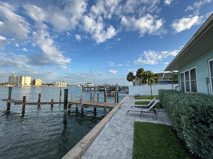 Waterfront, 2 Br, 2 Bath, Coastal Escape #2 - Clearwater Beach, FL