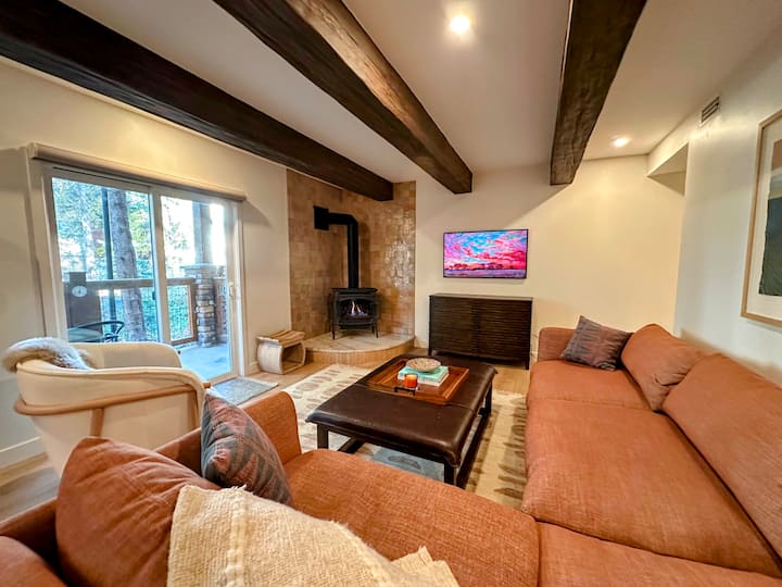 Stunning Mtn Condo - Steps To Ski Slopes & Main St - Breckenridge, CO