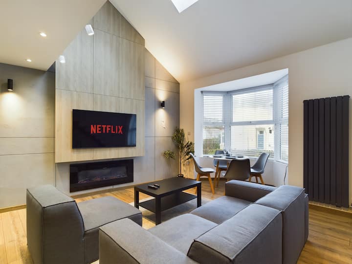 Contractor Stays | Sleeps 10 | 6 Beds | Modern - Paignton