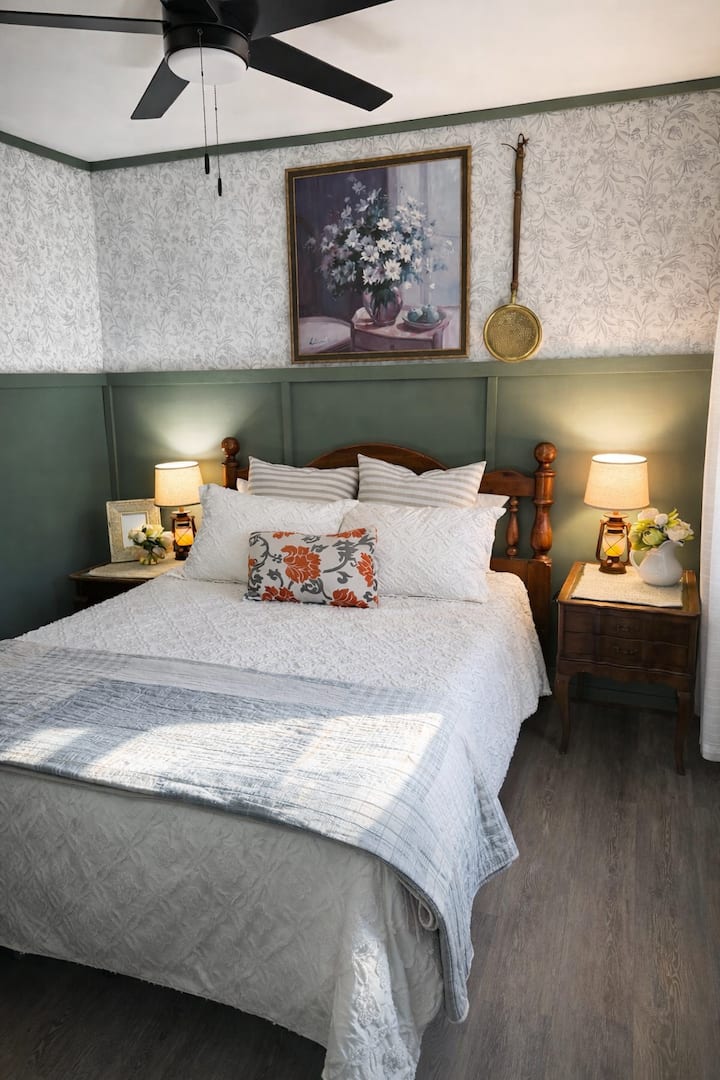 1890 House• Log Cabin Getaway - Carl Blackwell Lake, OK