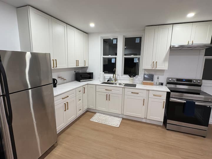 Your Portside Getaway - Port Colborne