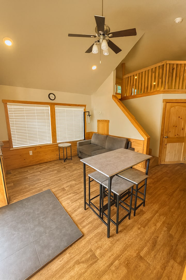 Tiny Home 1br + Loft - Lake Travis - Lake Travis, TX