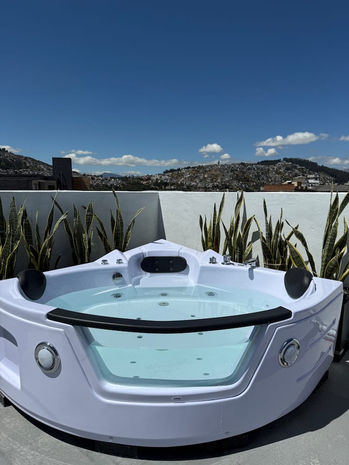 Suite Boutique Con Toques Arquitectónicos Jacuzzi - Quito