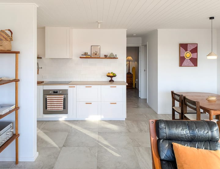 Main Beach Home Overlooking Yuraygir National Park - Iluka