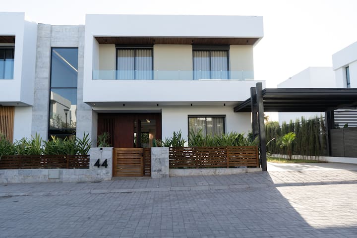 New Luxury Villa • Private Pool In Gated Residence - Casablanca