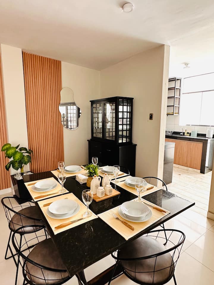 “Casa ÉBano Living”
Tu Refugio Privado Y Seguro. - Piura