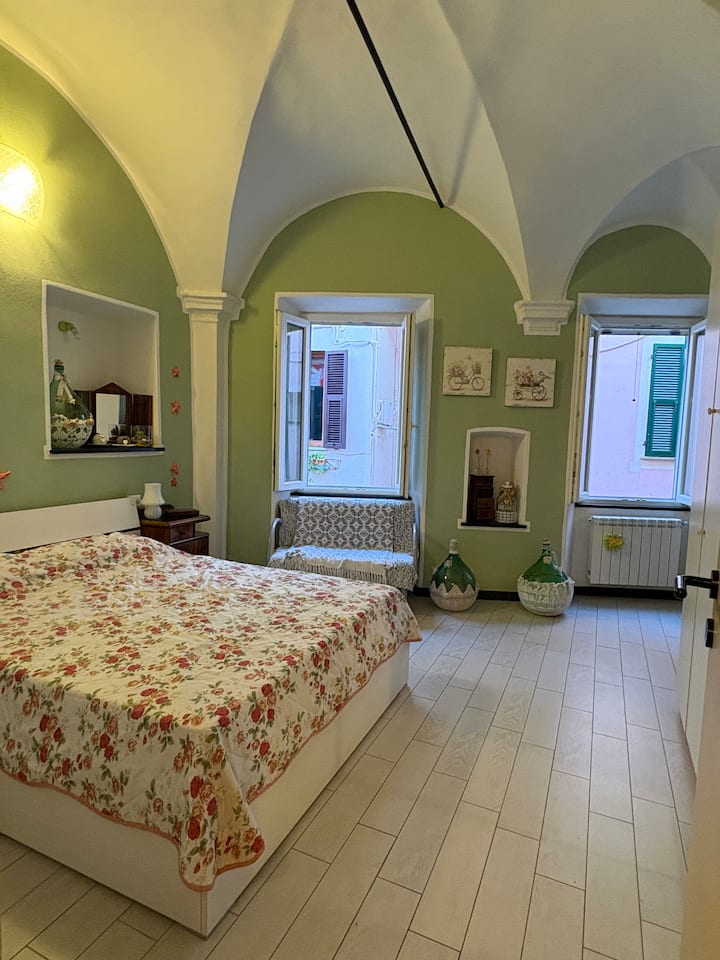 Spotorno, Italia. Casa Vacanza In Centro Affitto - Spotorno