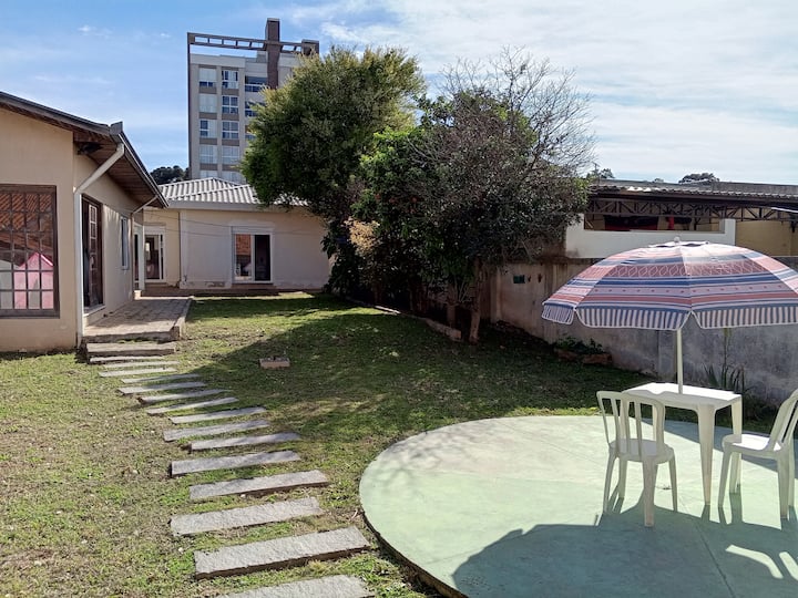 Casa Aconchegante Próx. Ao Pq Barigui E Liggaarena - クリティバ