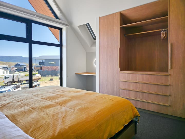 Luxury Escape • Patio W Firepit • Garage • Wi-fi - Jindabyne