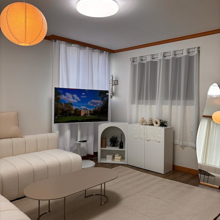 독채/8명/침대4/주차/대전역/야구장/성심당/짐보관/주차/비데/ - Daejeon