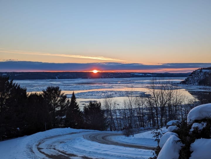 Calme Et Détente Avec Vue Sur Le Fjord - Saguenay