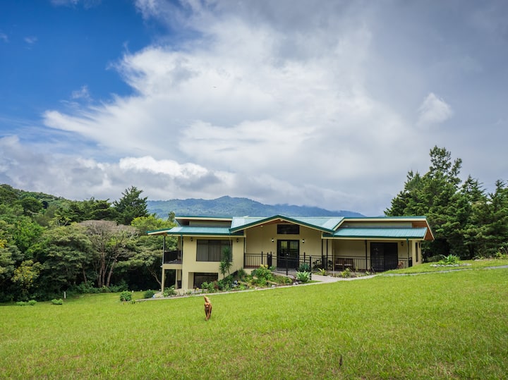 Monteverde Cloud Forest Retreat W/beautiful Vistas - Costa Rica