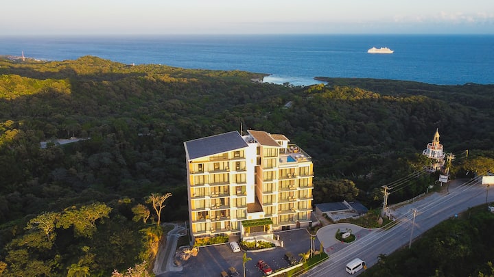 One Bedroom Luxury Sunrise Condo - West Bay