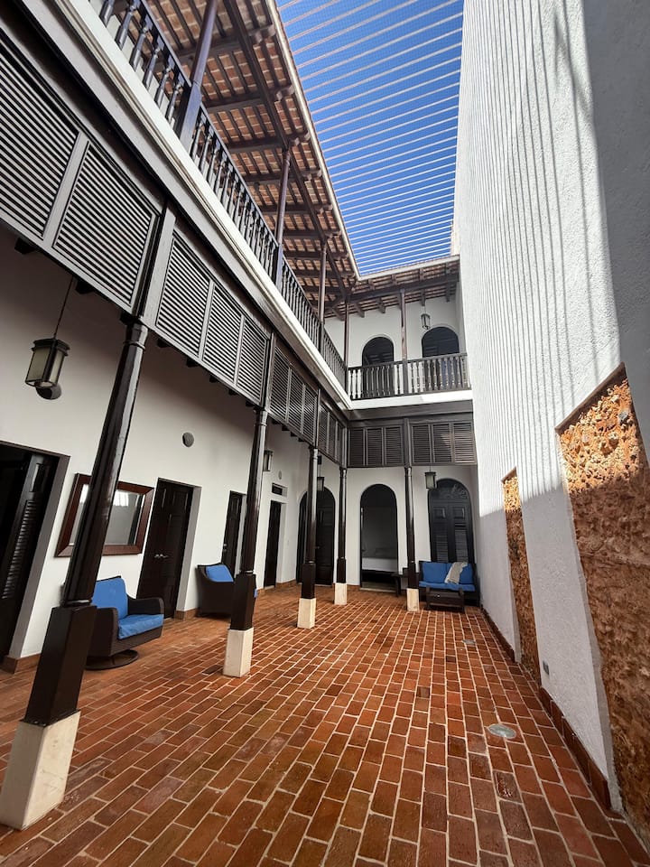 5-bedroom Colonial Home With Private Courtyard - San Juan