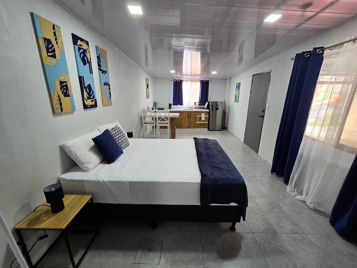 Modern Studio, Parking & Security, 6 Min Airport - Alajuela