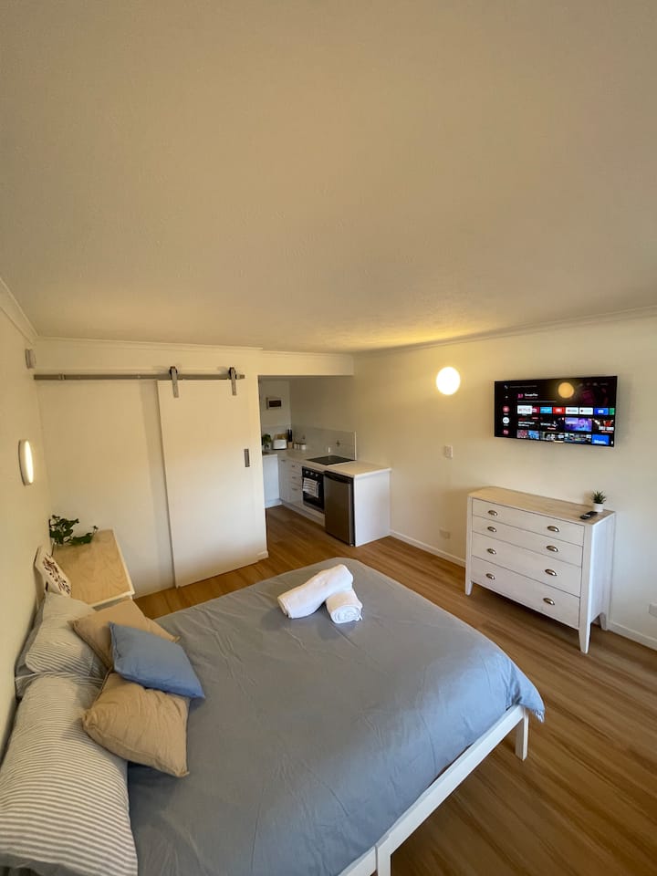 Cozy Equipped Studio – 6 Min To Beach & Airport - Kingscliff