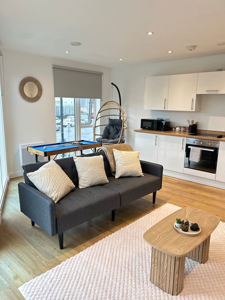 Manchester Condo | Gym | Pool Table | Free Parking - Manchester