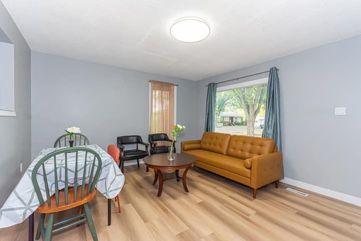 Downtown Home Walk To Commonwealth Stadium, Expo - Edmonton