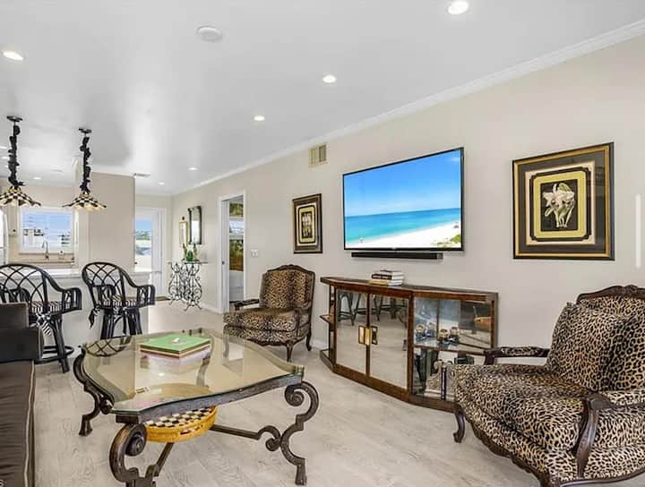 Palm Paradise In Olde Naples - Naples, FL