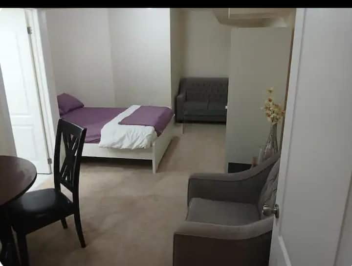 Beautiful Private Basement With Separate Entrance - Brampton