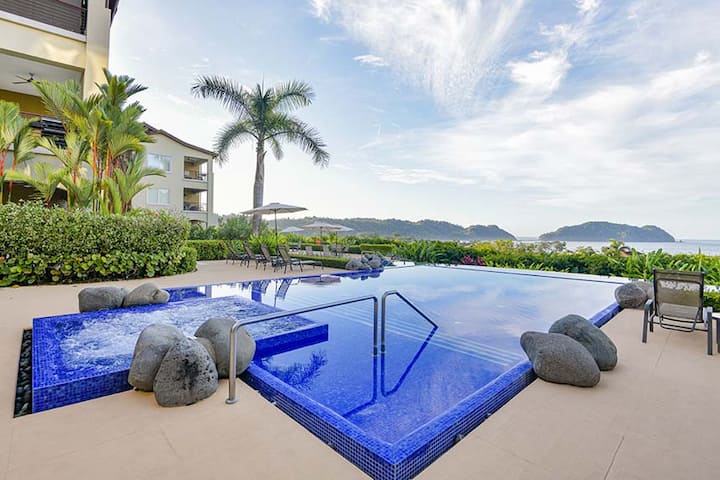 Breathtaking Modern Ocean View Condo Los Sueños - Playa Herradura