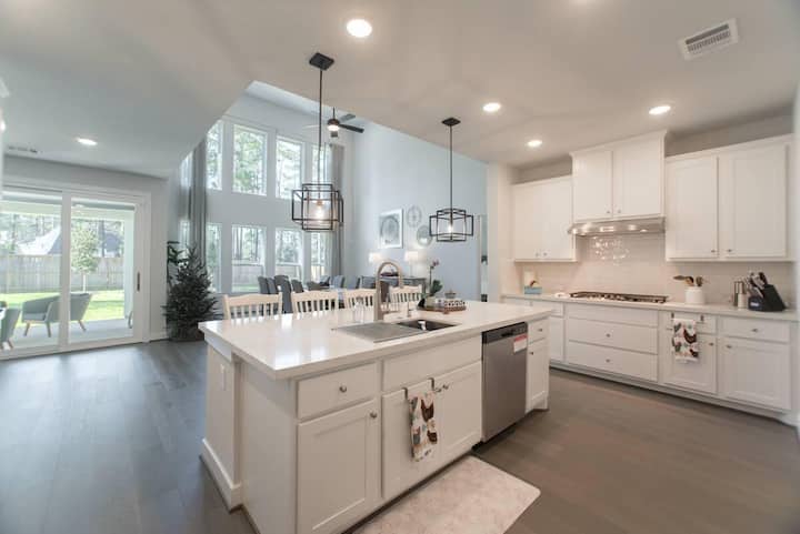 Spacious 4br Retreat W/ Media Lounge & Office. - The Woodlands, TX