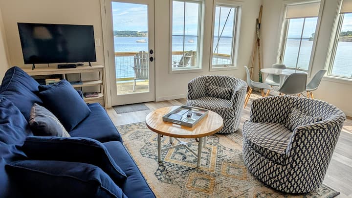 Penn Cove Getaways - 1 Bedroom Waterfront Condo - Coupeville, WA