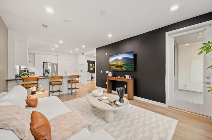 Royal Stay Near Newport Beach, Santa Ana, Anaheim - アーバイン, CA
