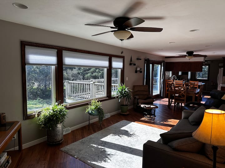 Cozy Country Home - Hunters Welcome - Aberdeen, SD