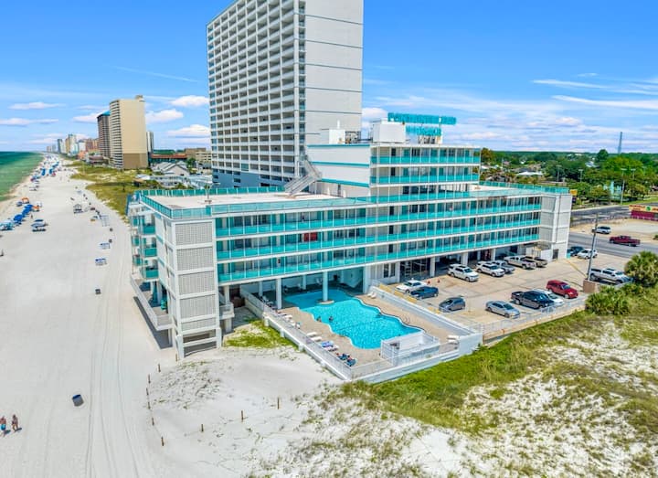 Beachfront Retreat | Scenic Balcony & Discount! - Panama City Beach, FL