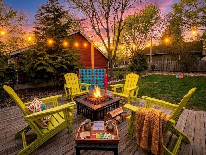 Yourkidsmayneverwanttoleave! Gametable+nex+hottub - Rockford, IL