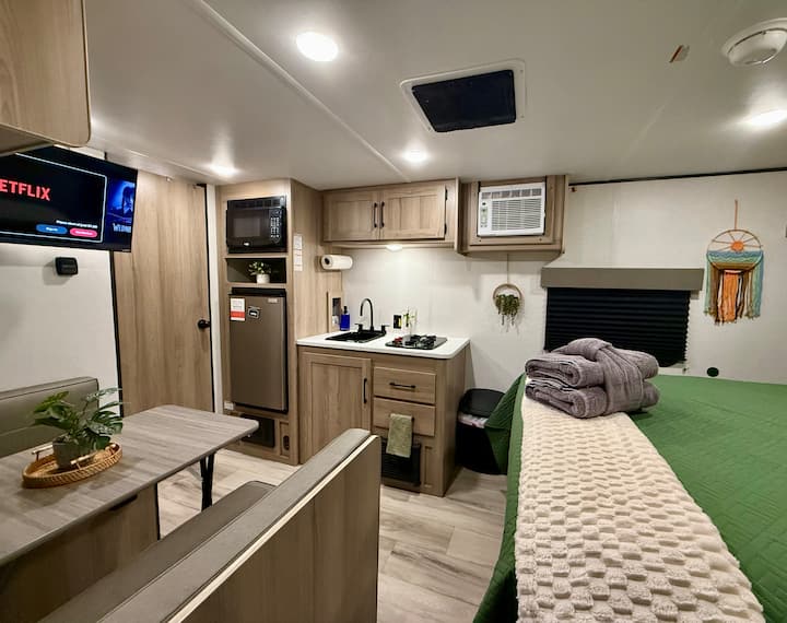 Boho Rv Close To Downtown And Airport - Charleston, SC