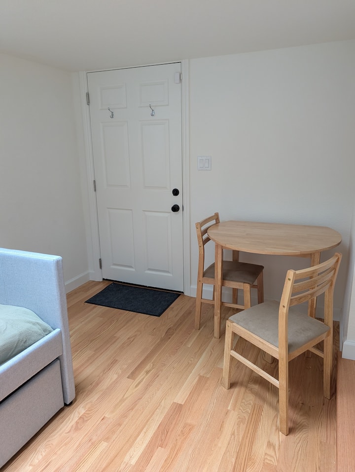 Compact, Private Studio In A Quiet Neighborhood - Berkeley, CA