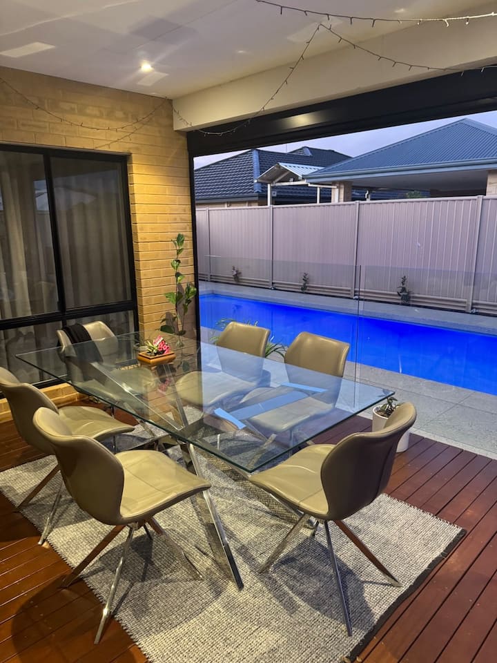 The Lux Dip.
Indulge In A Modern Luxury Home. - Hilbert