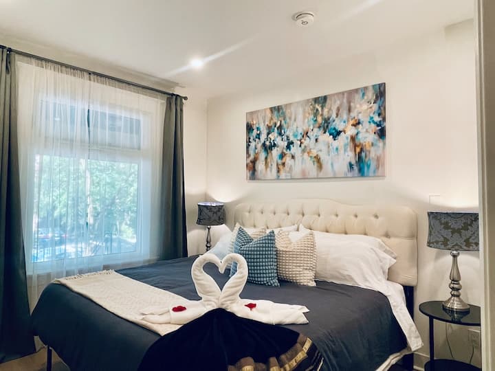 High Park Haven: Modern Styled 2b/2b In Toronto! - Toronto