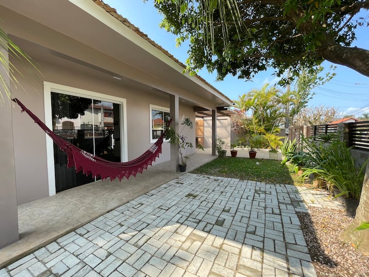 Casa Com Pátio Individual No Centro De Garopaba - Garopaba