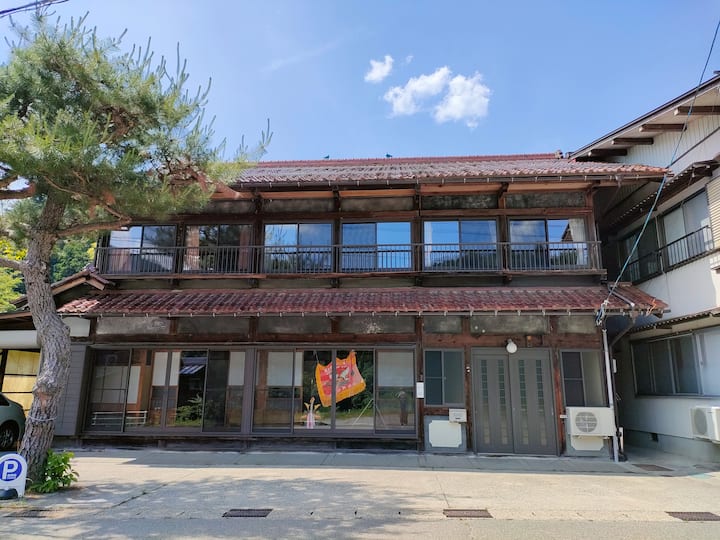 【古民家一棟貸し】最大6名｜スキー場15分｜隣にうなぎ・和食店あり - Gujo