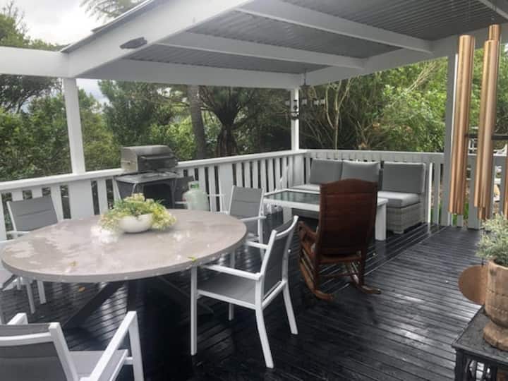 Cosy Cabin Retreat • Peaceful & Pet-friendly - Tauranga