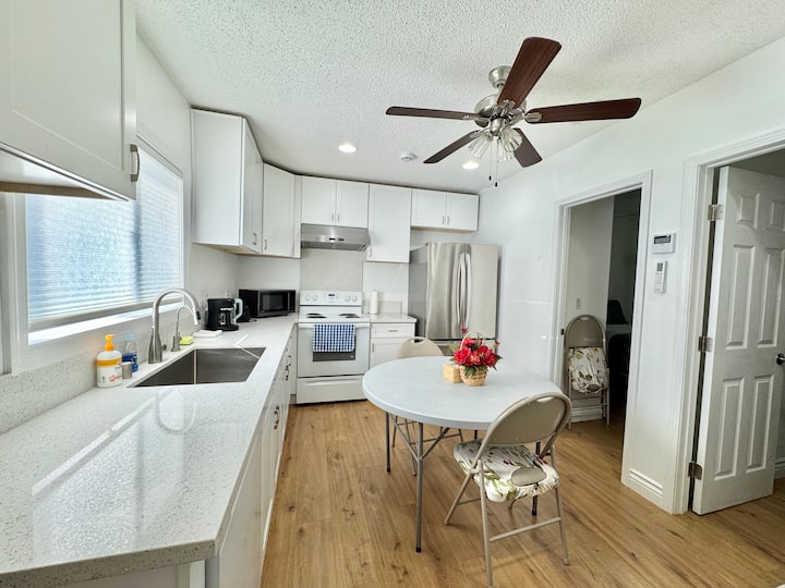 Cozy 2br 1ba Full Kitchen Private Entrance - Thousand Oaks