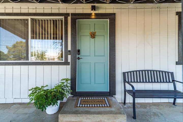 The Farmhouse In Quartz Hill - Lancaster, CA