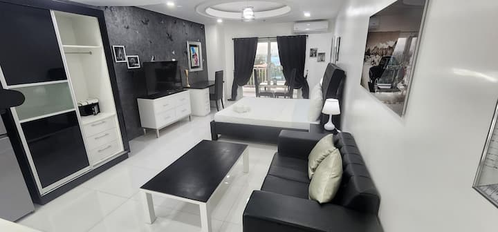 Kandiwhitetowerstudiocityview Rooftoppool Gym 8flr - Angeles